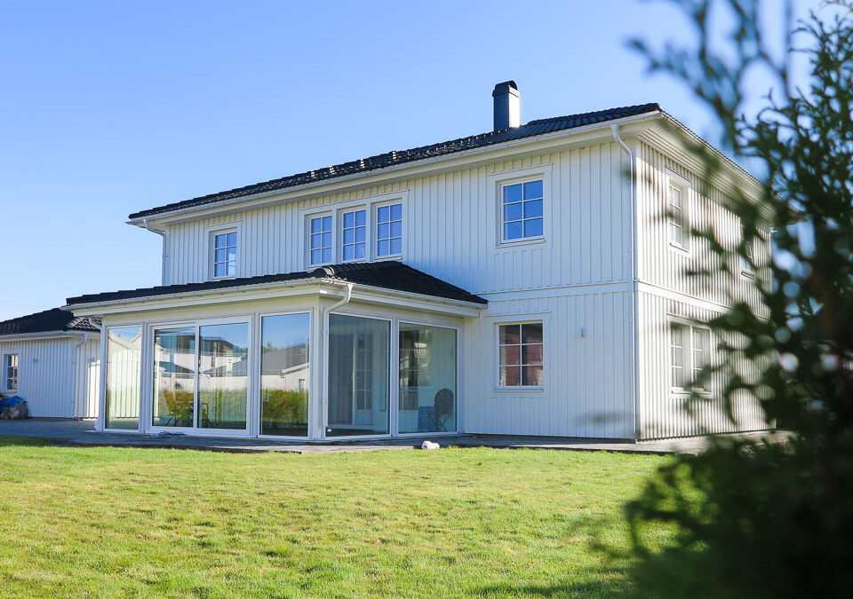 Kontinental stil med valmat tak - Villa Varm